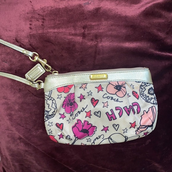 Coach | Bags | Coach Kyra Daisy Scarf Print Large Wristlet | Poshmark